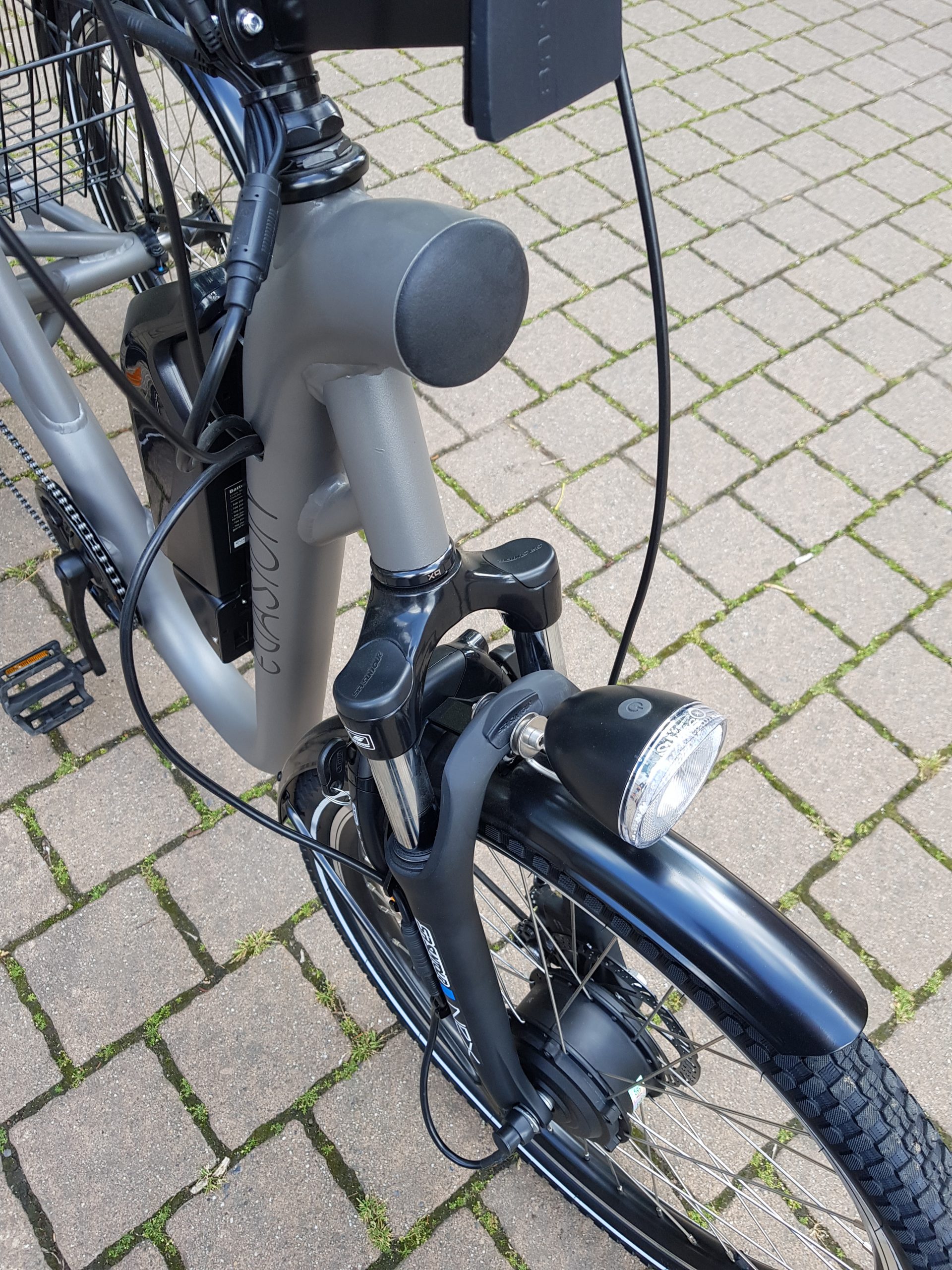 Tricycle Evasion de Damius – Association Notaboo Solutions